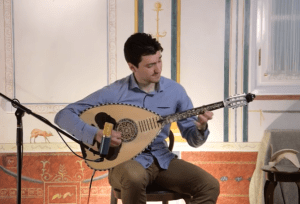 Le luth grec, ou laoùto : l’instrument qu’on entend de l’Epire jusqu’à ...